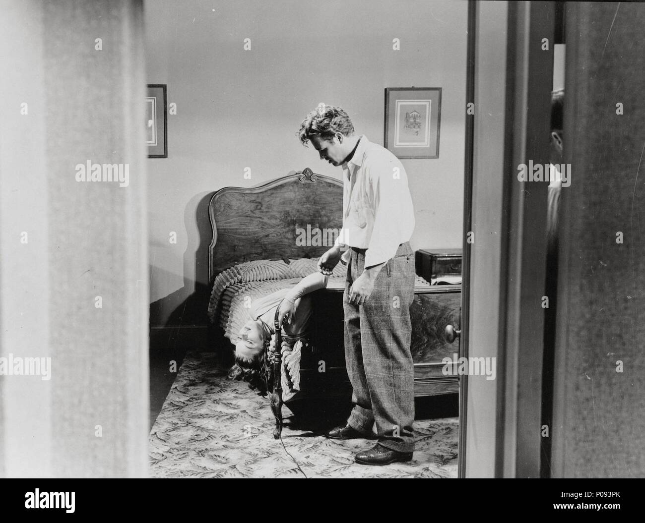 Detour (1945) hi-res stock photography and images - Alamy