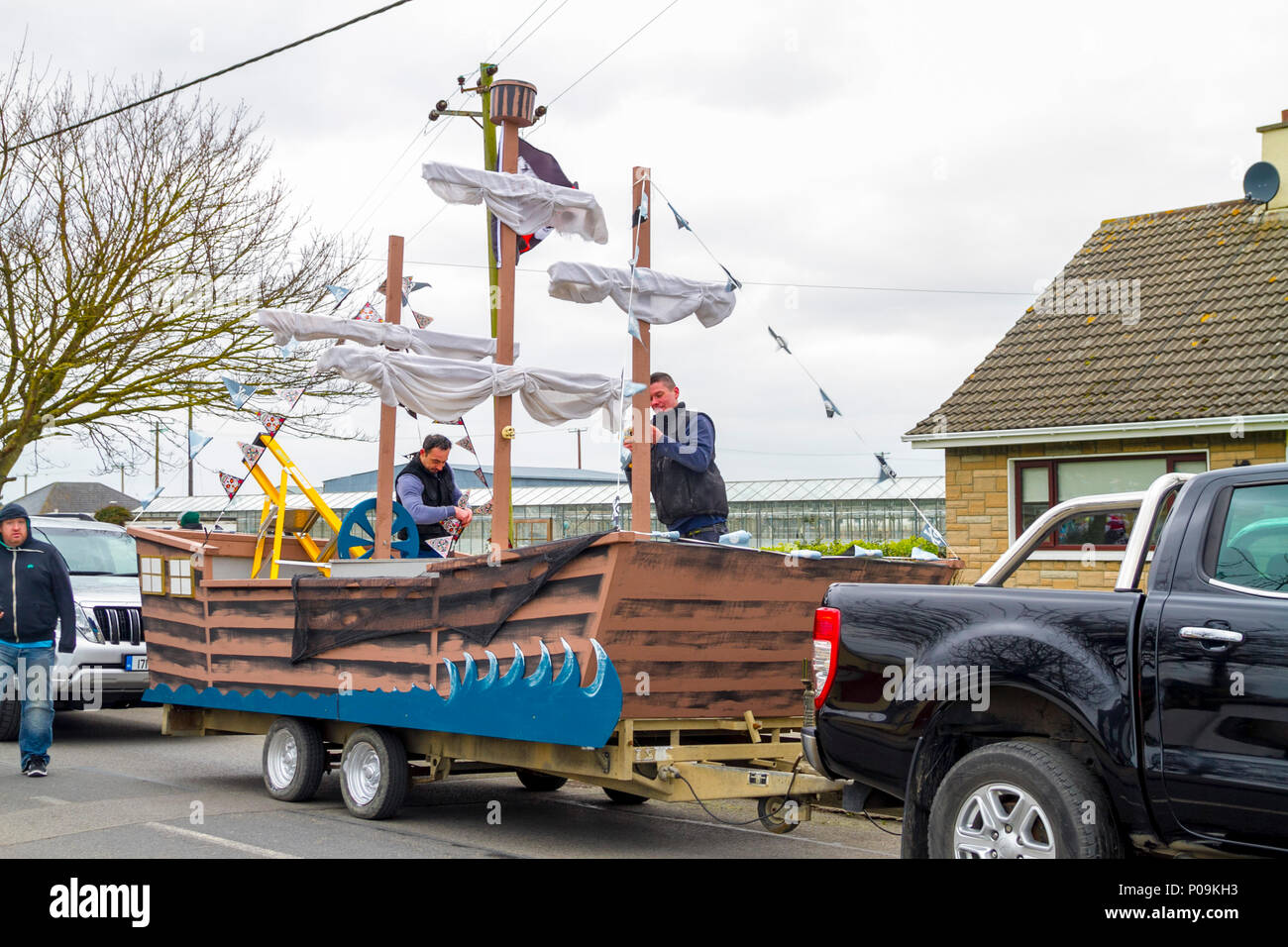 Boat parade float hi-res stock photography and images - Alamy
