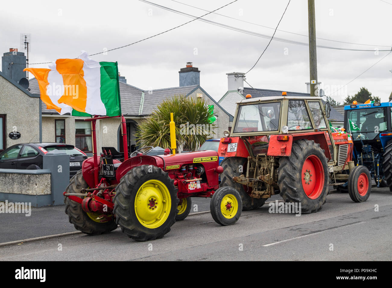 Tractors ireland vintage hi-res stock photography and images - Alamy