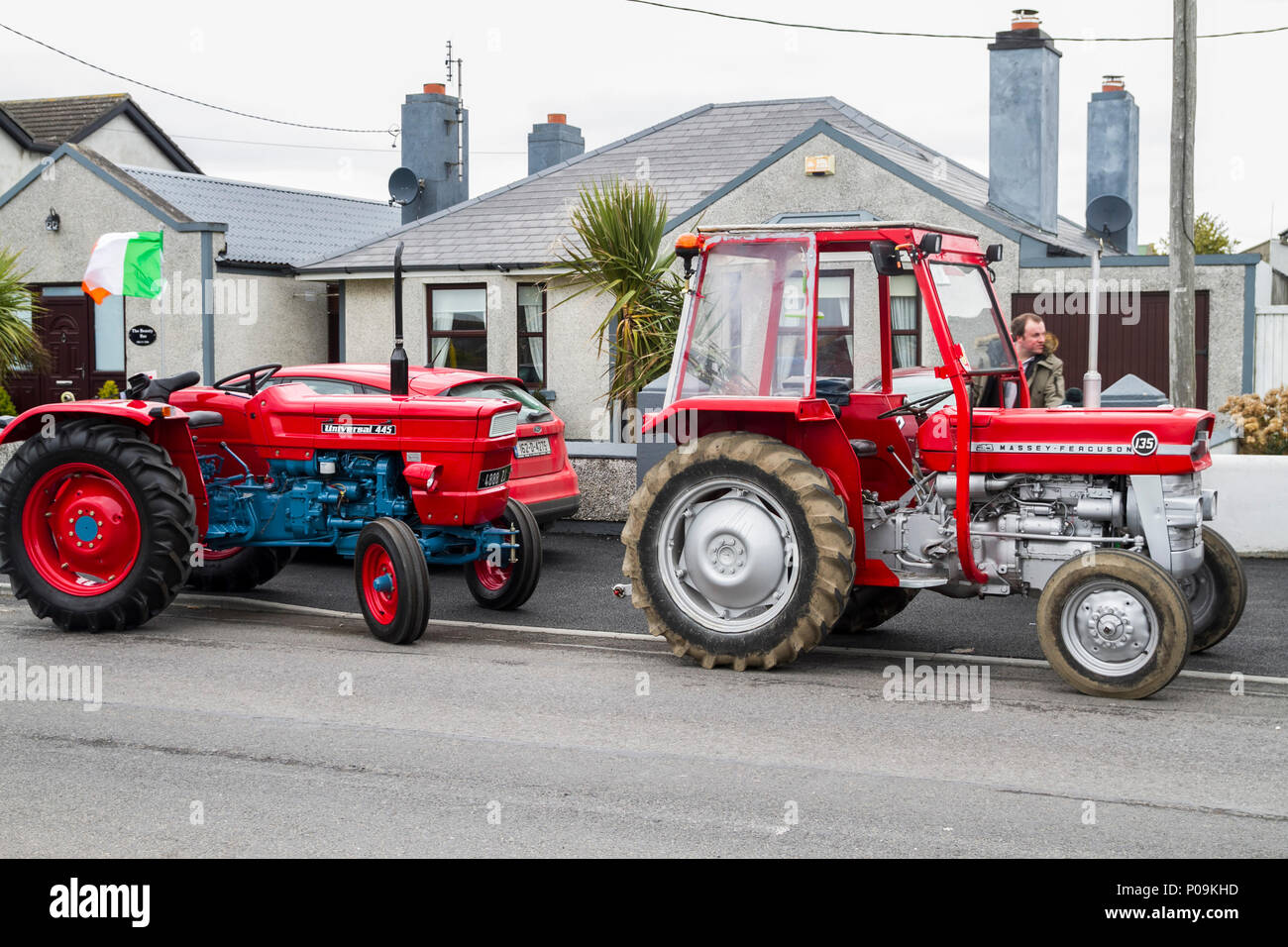 Tractors ireland hi-res stock photography and images - Alamy
