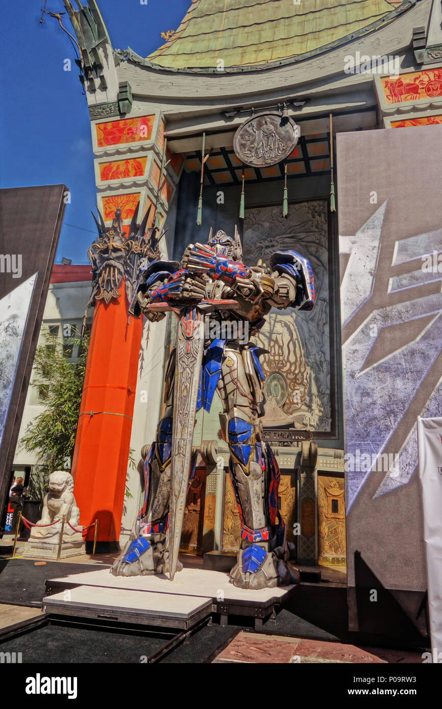 Transformers optimus prime handprint footprint ceremony at chi hi-res ...