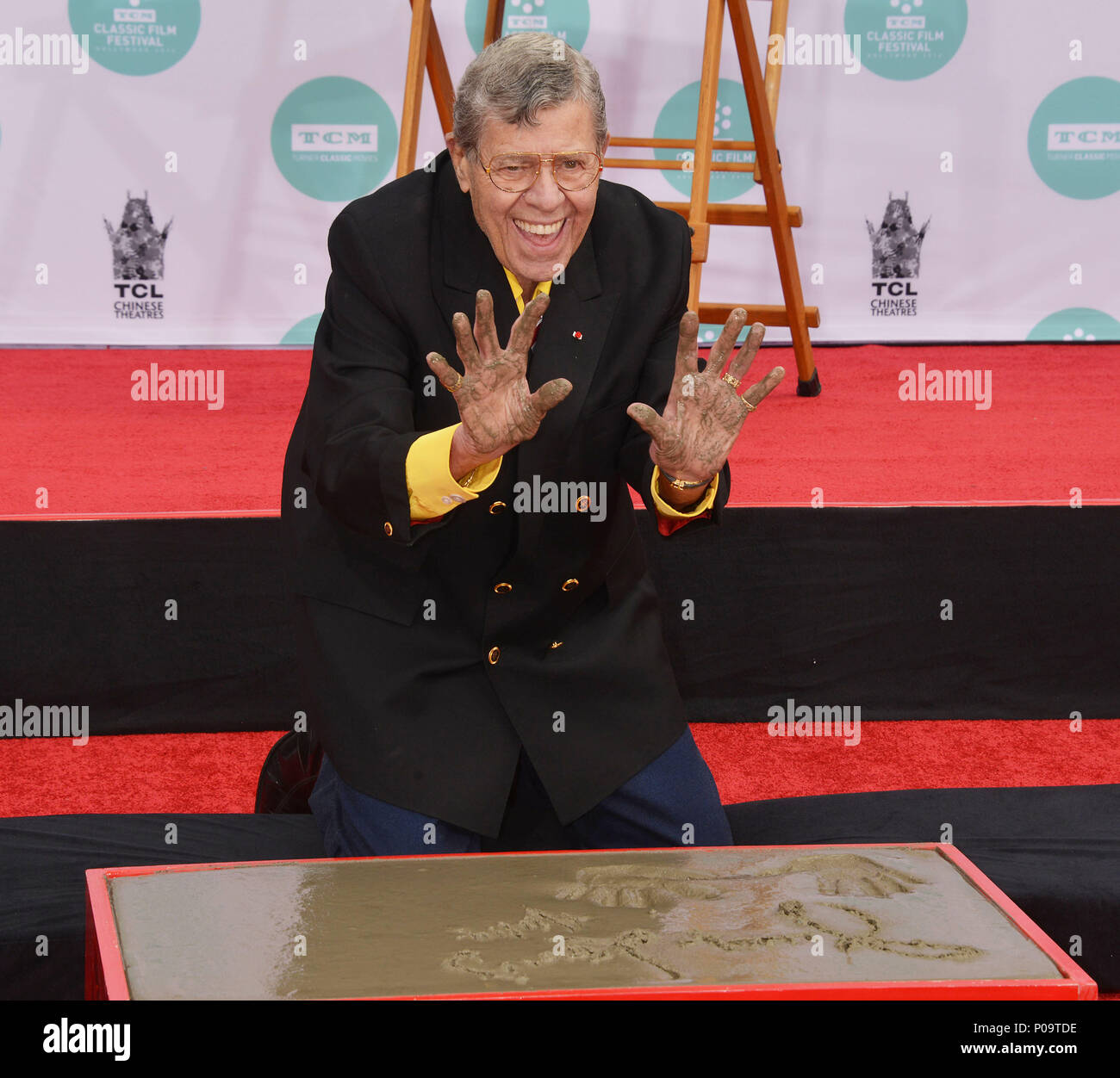 Jerry lewis in court hi-res stock photography and images - Alamy