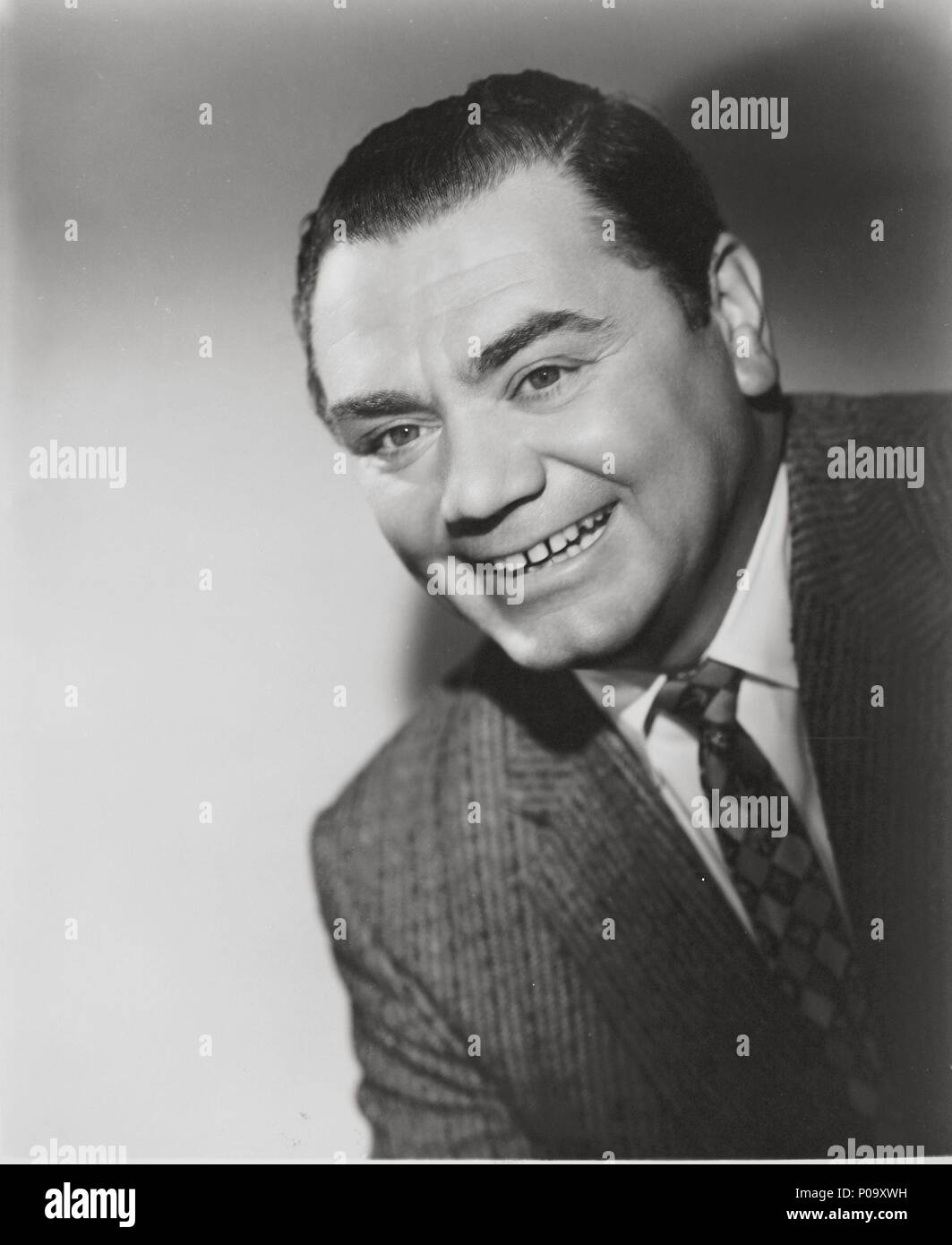 Ernest borgnine portrait hi-res stock photography and images - Alamy