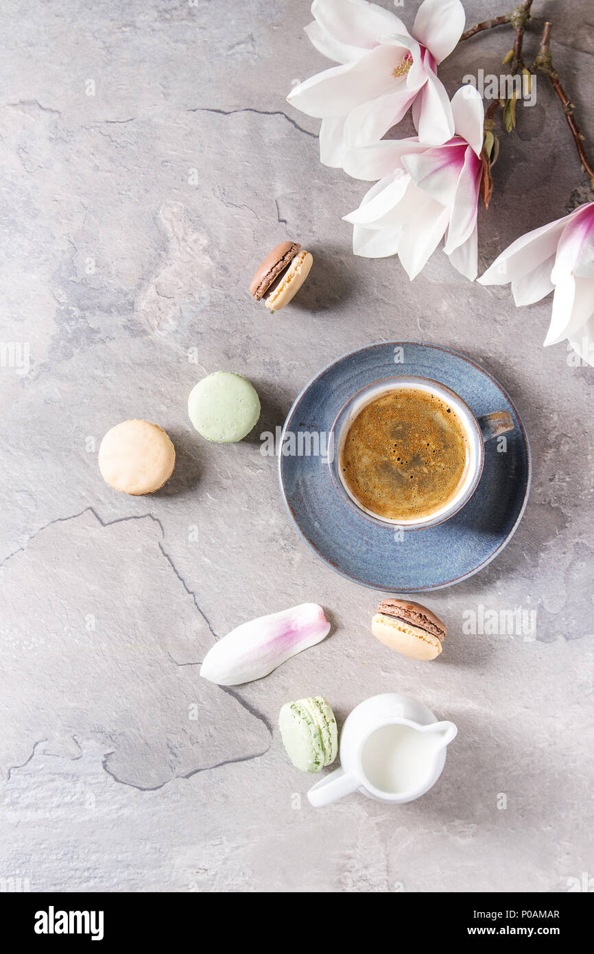 Coffee with spring flowers Stock Photo - Alamy