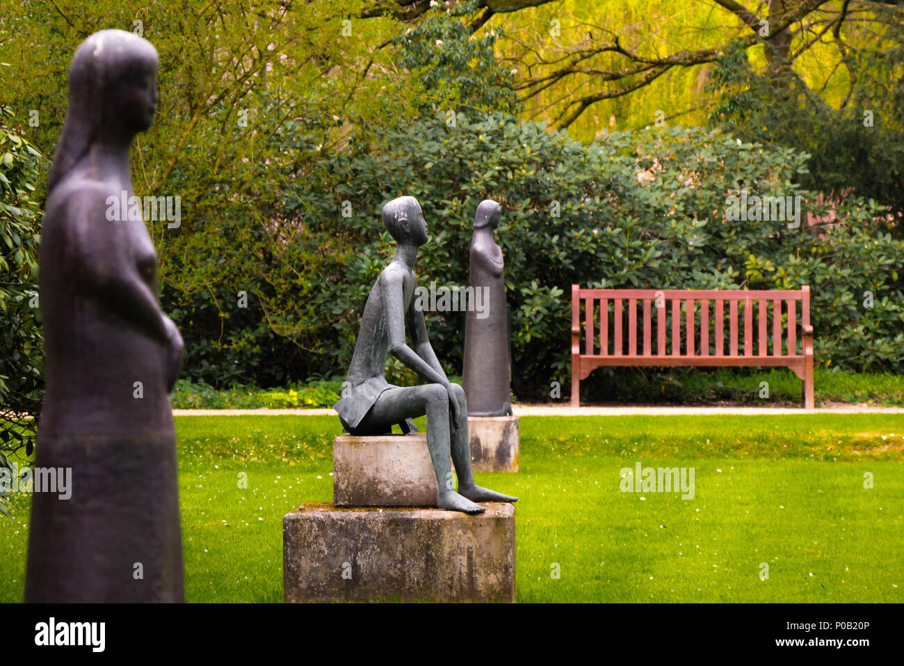 Three statues hi-res stock photography and images - Alamy