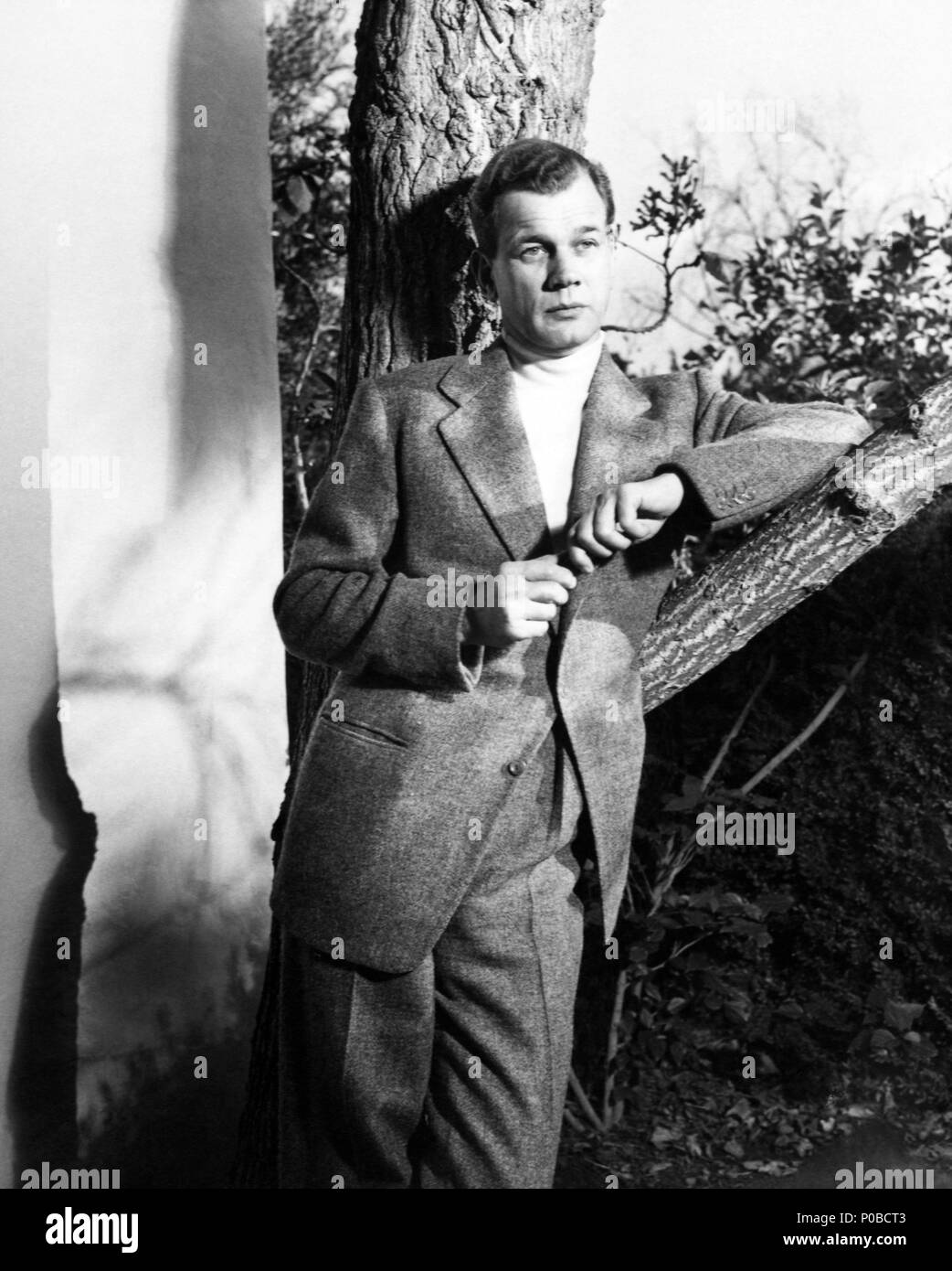 Joseph cotten hi-res stock photography and images - Alamy