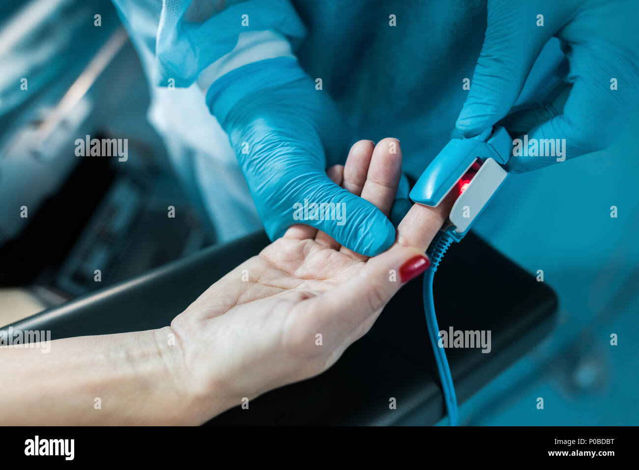 Pulse oximeter hi-res stock photography and images - Alamy