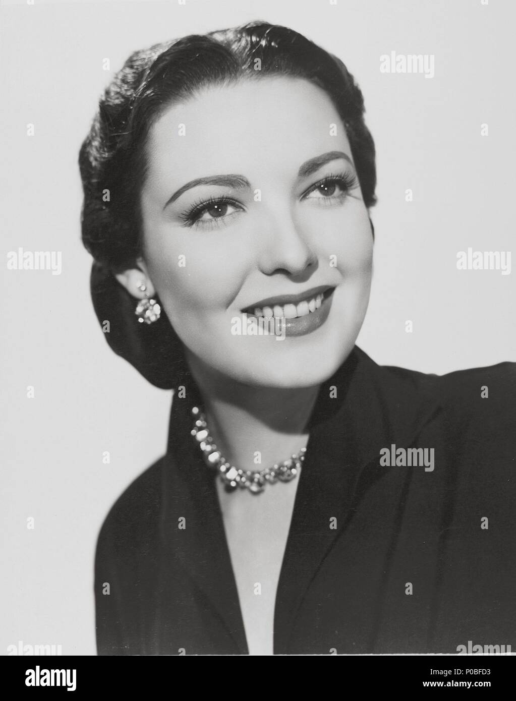 Linda darnell portrait hi-res stock photography and images - Alamy