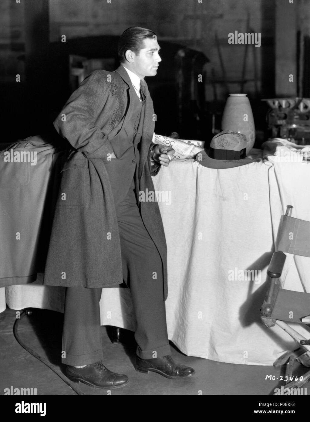 Clark gable on set Black and White Stock Photos & Images - Alamy