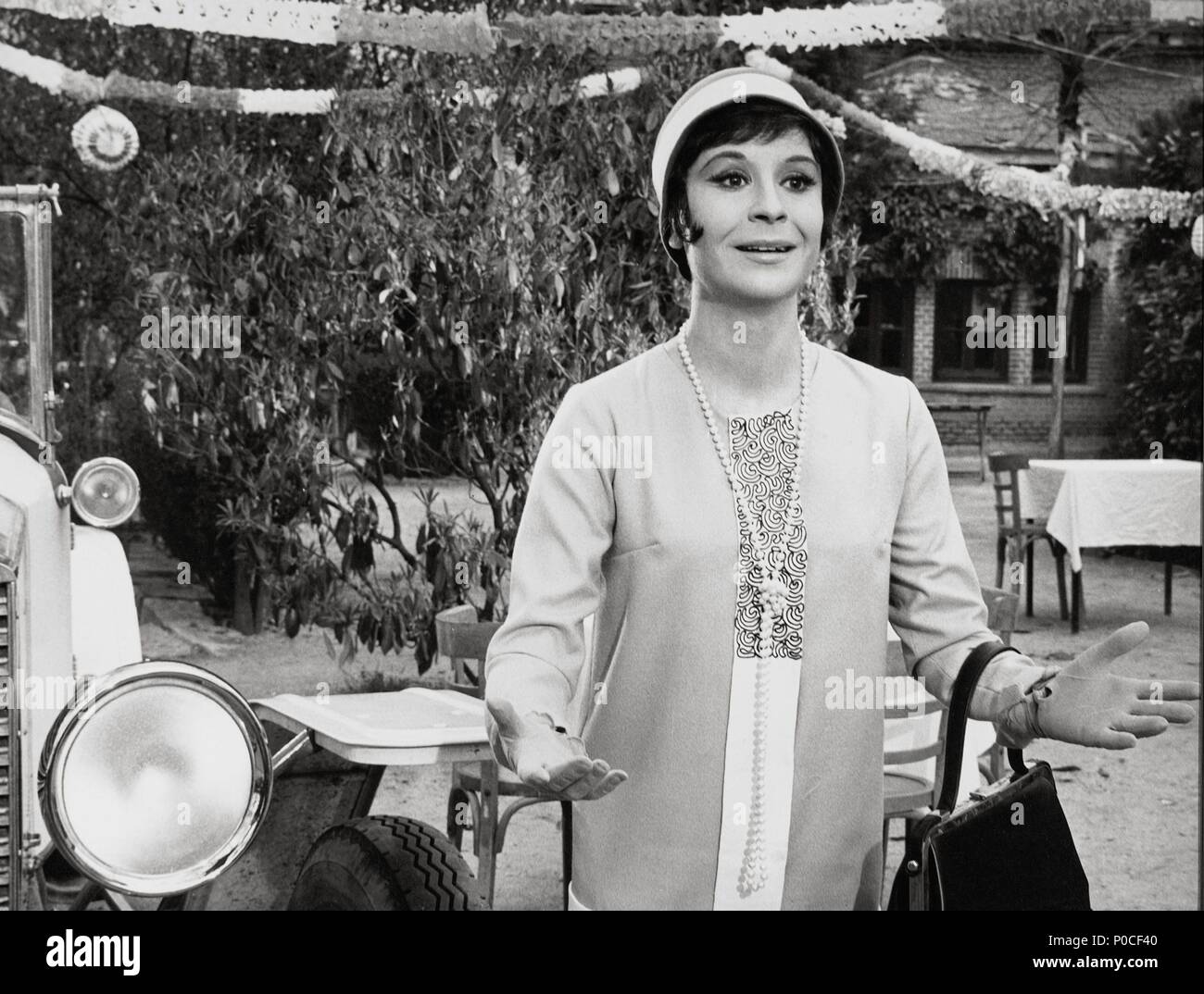 Original Film Title: LA TONTA DEL BOTE. English Title: LA TONTA DEL ...