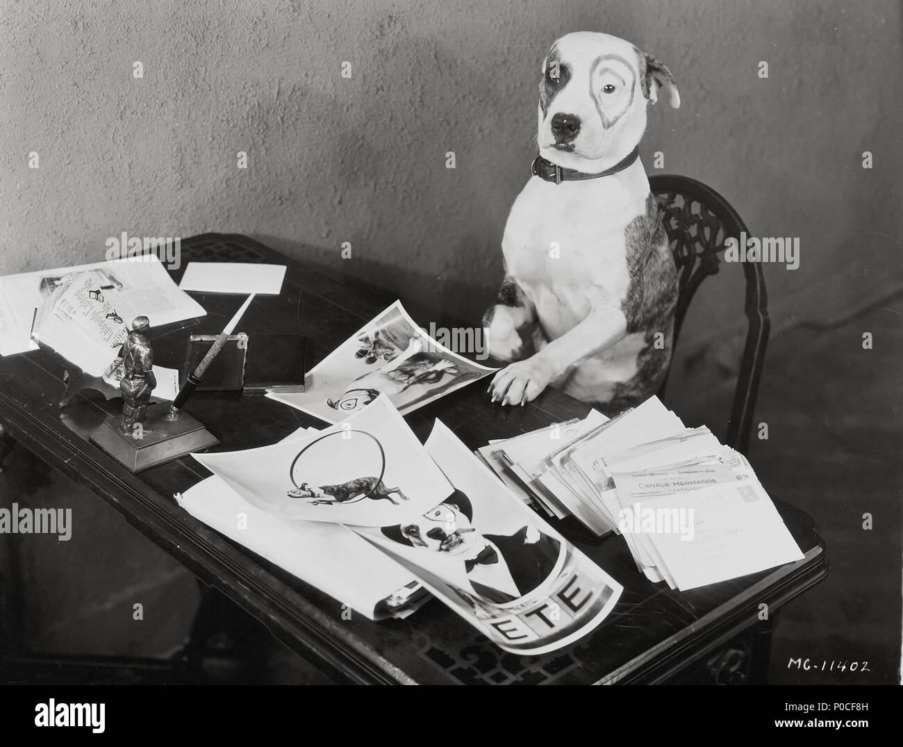 Hal roach comedy hi-res stock photography and images - Alamy