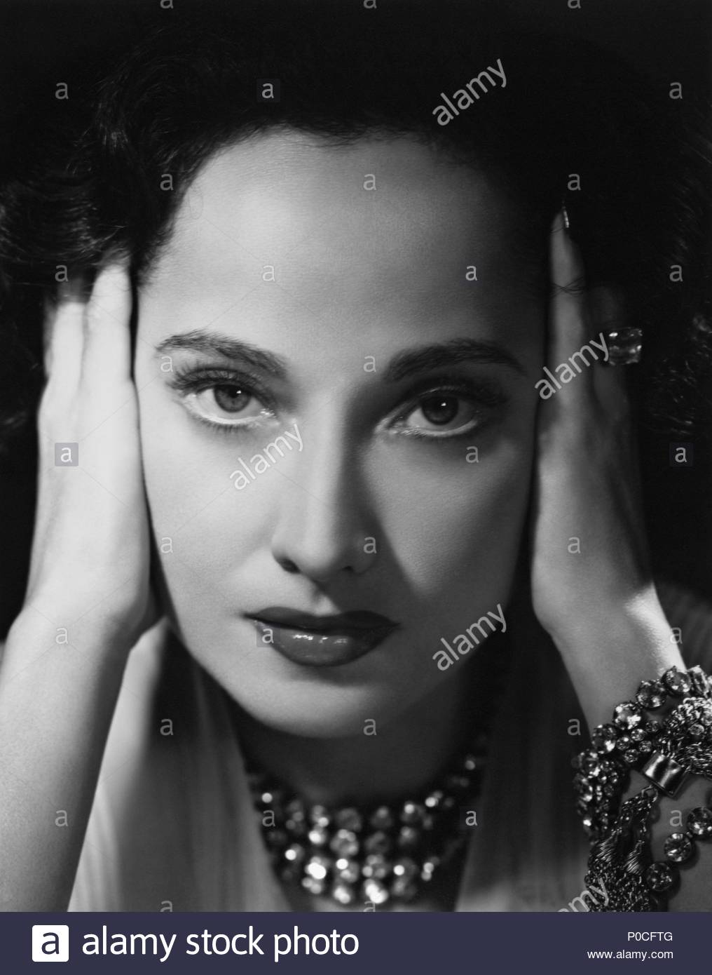 Merle Oberon Portrait Stock Photos & Merle Oberon Portrait Stock Images ...