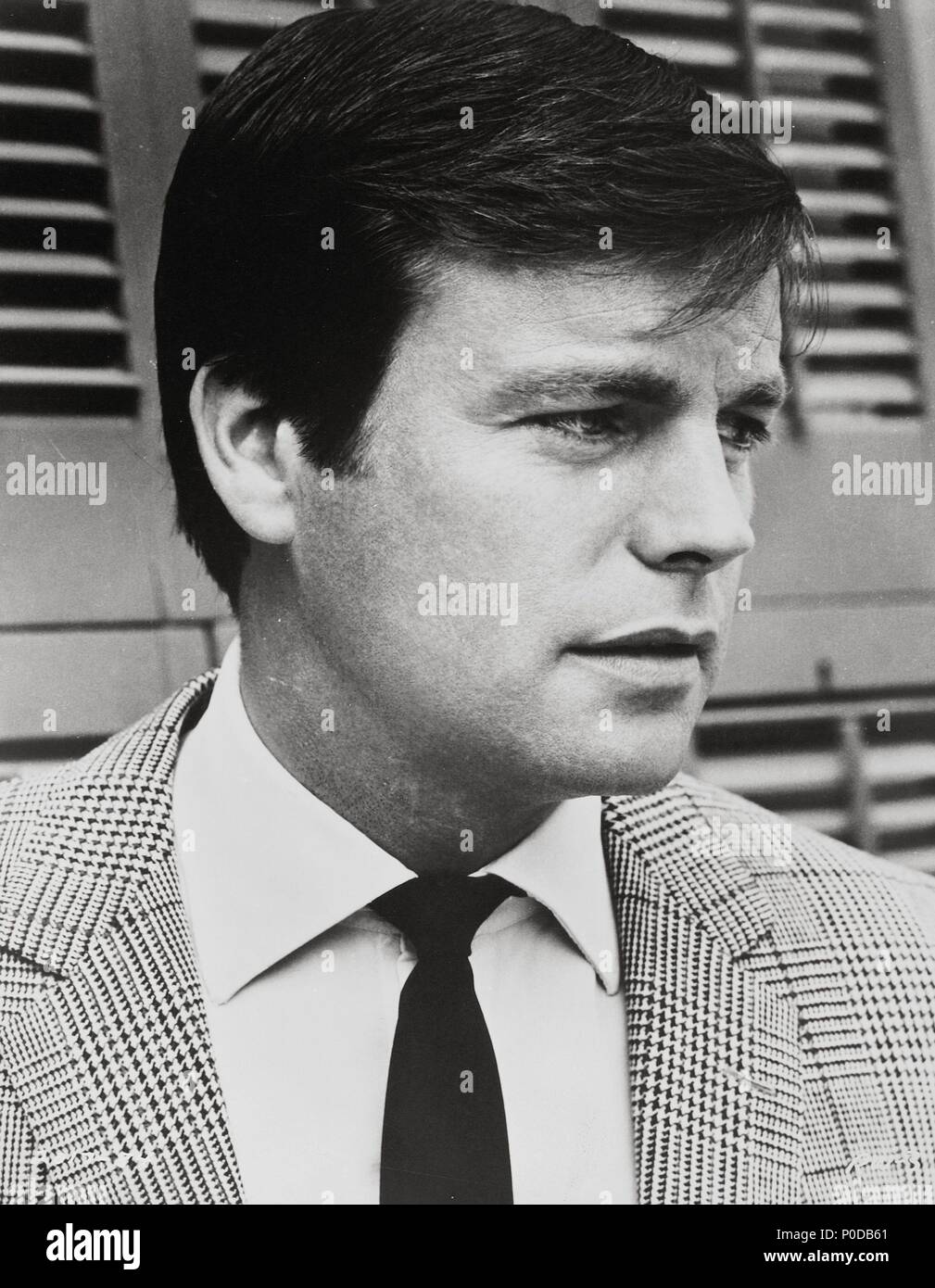 Robert wagner portrait hi-res stock photography and images - Alamy