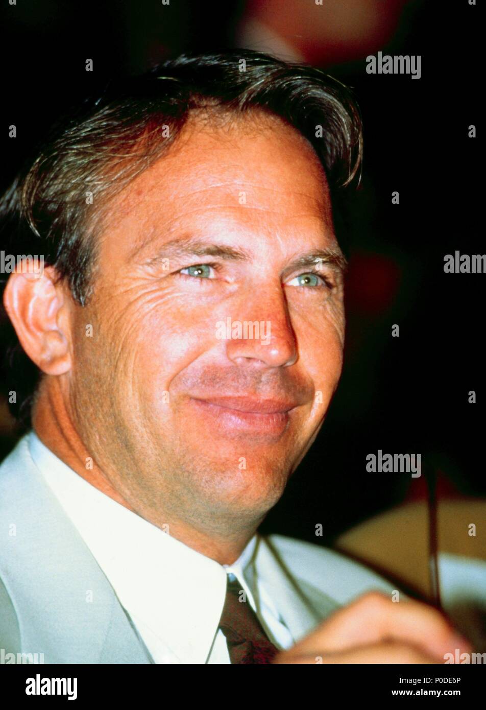 Stars: KEVIN COSTNER Stock Photo - Alamy