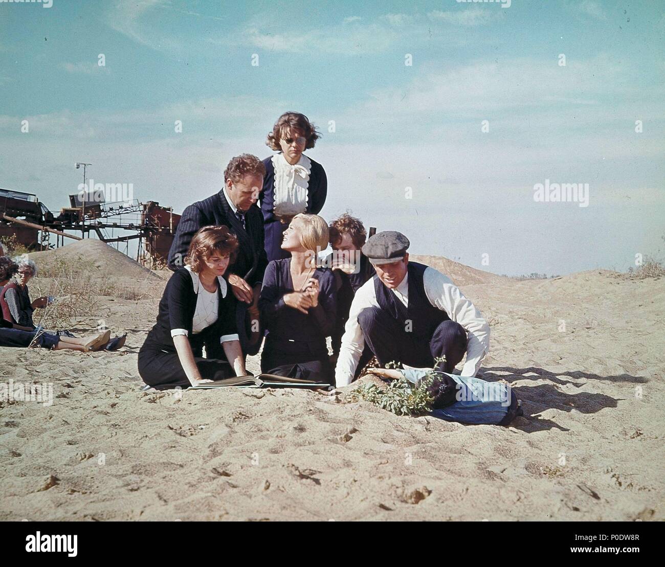Warner brothers 1920s set hi-res stock photography and images - Alamy