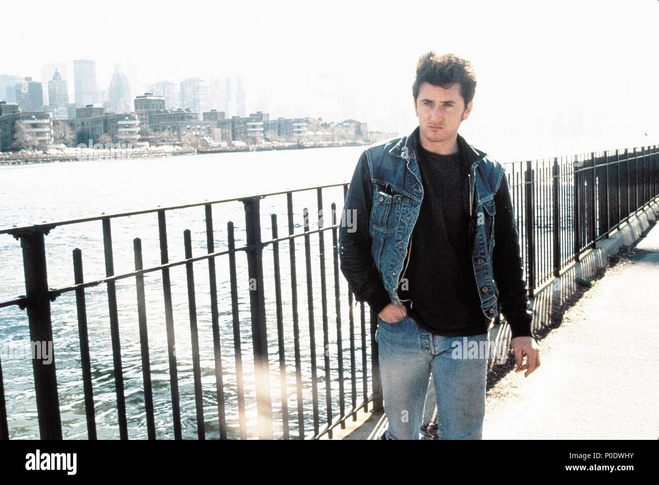 State grace sean penn 1990 hi-res stock photography and images - Alamy