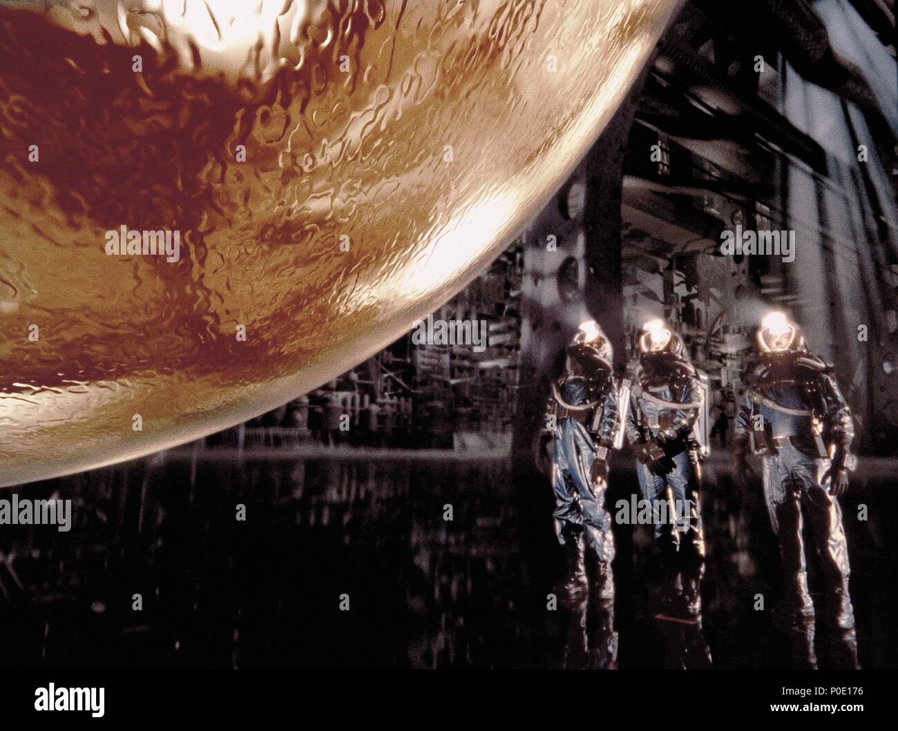 Original Film Title: SPHÈRE. English Title: SPHÈRE. Film Director ...