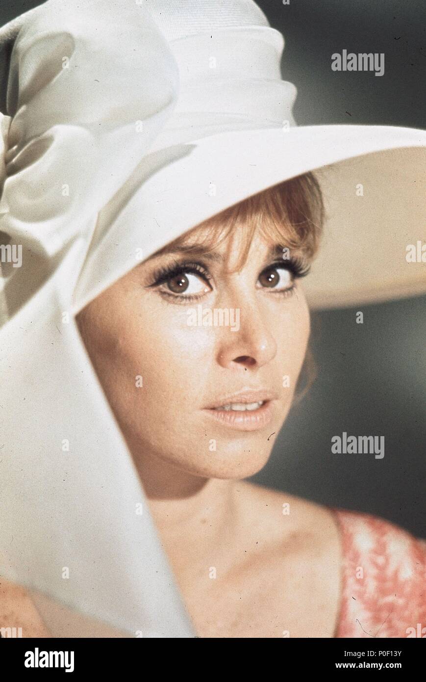 Stefanie powers portrait hi-res stock photography and images - Alamy