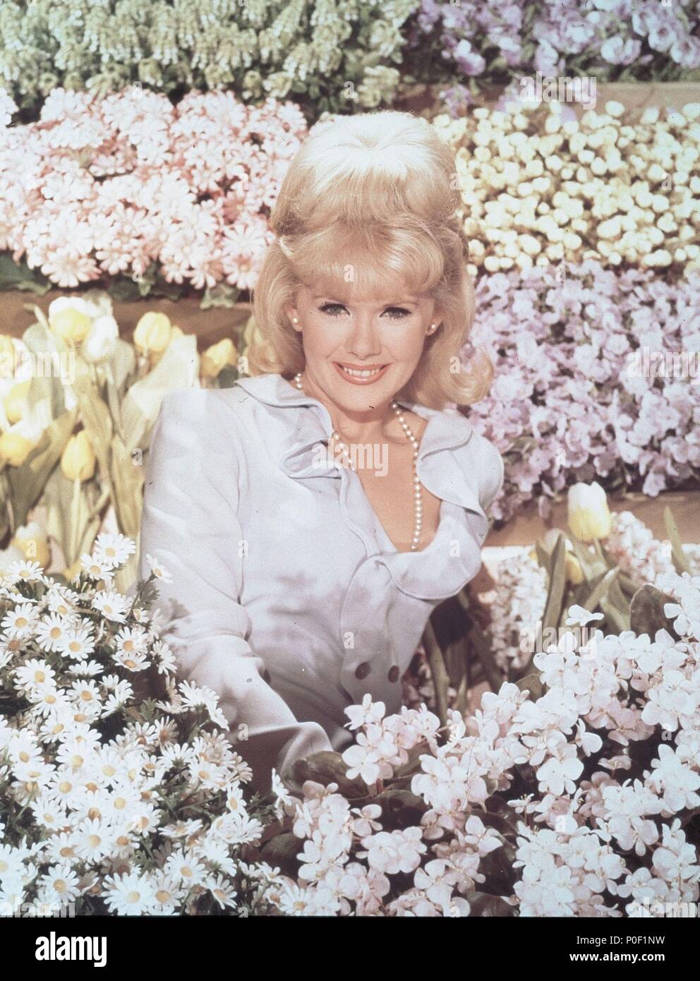 Connie stevens hi-res stock photography and images - Alamy