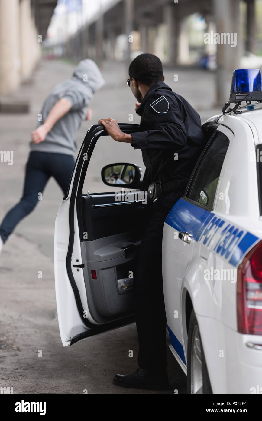American policeman hi-res stock photography and images - Alamy