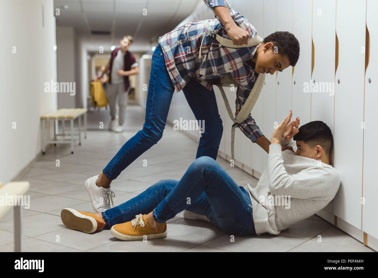 Fighting schoolboys hi-res stock photography and images - Alamy