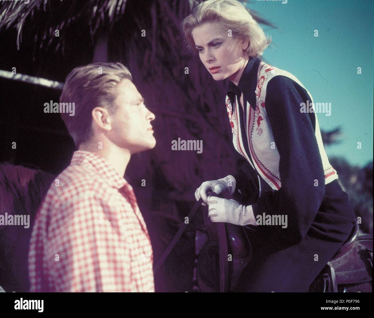Grace kelly green fire 1954 hi-res stock photography and images - Alamy