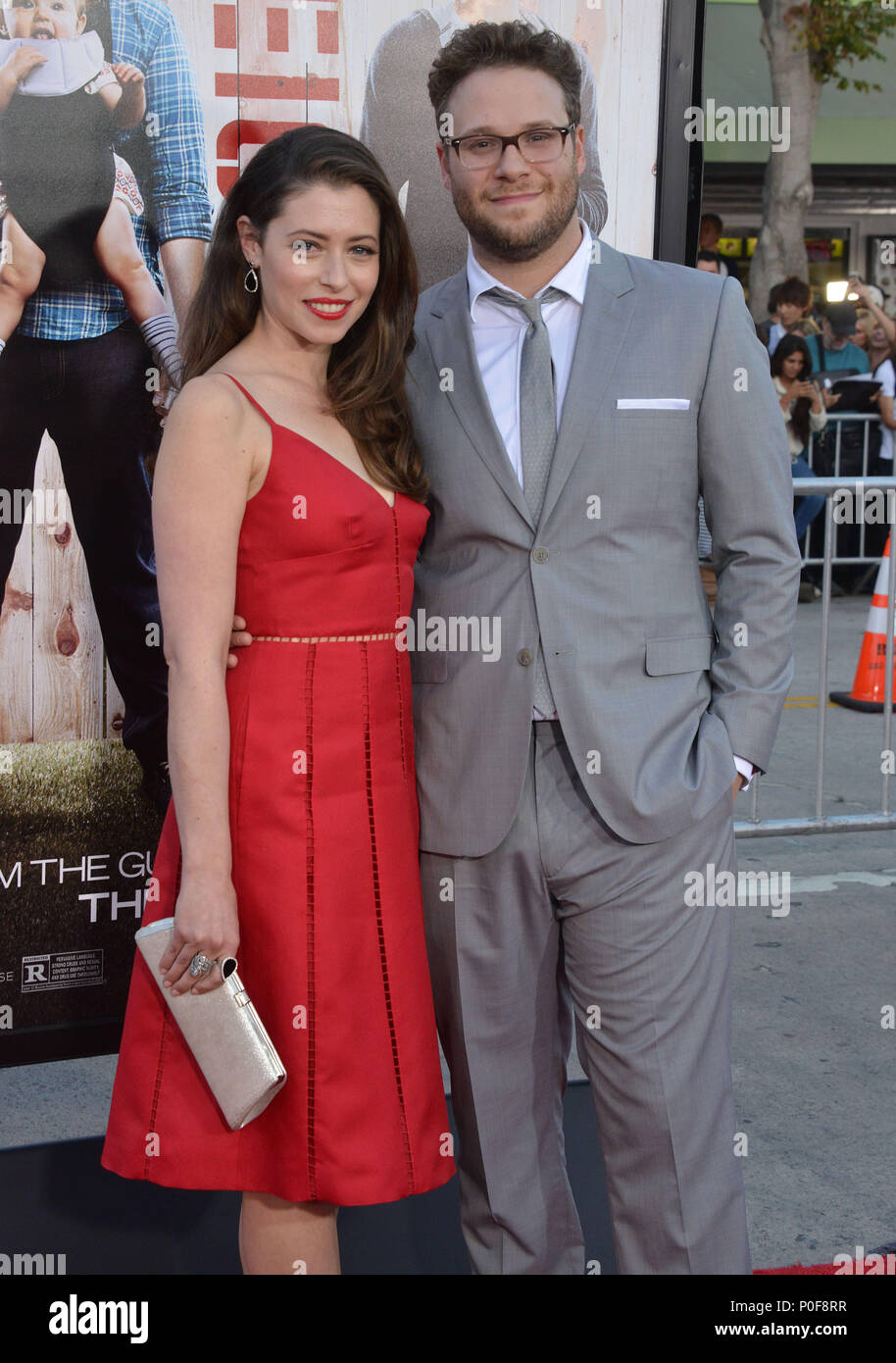 Seth Rogen and Wife Lauren Miller at the Neighbors Premiere at the ...