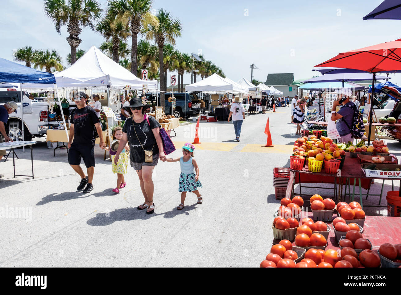 Beach vendor woman female walking hi-res stock photography and images ...