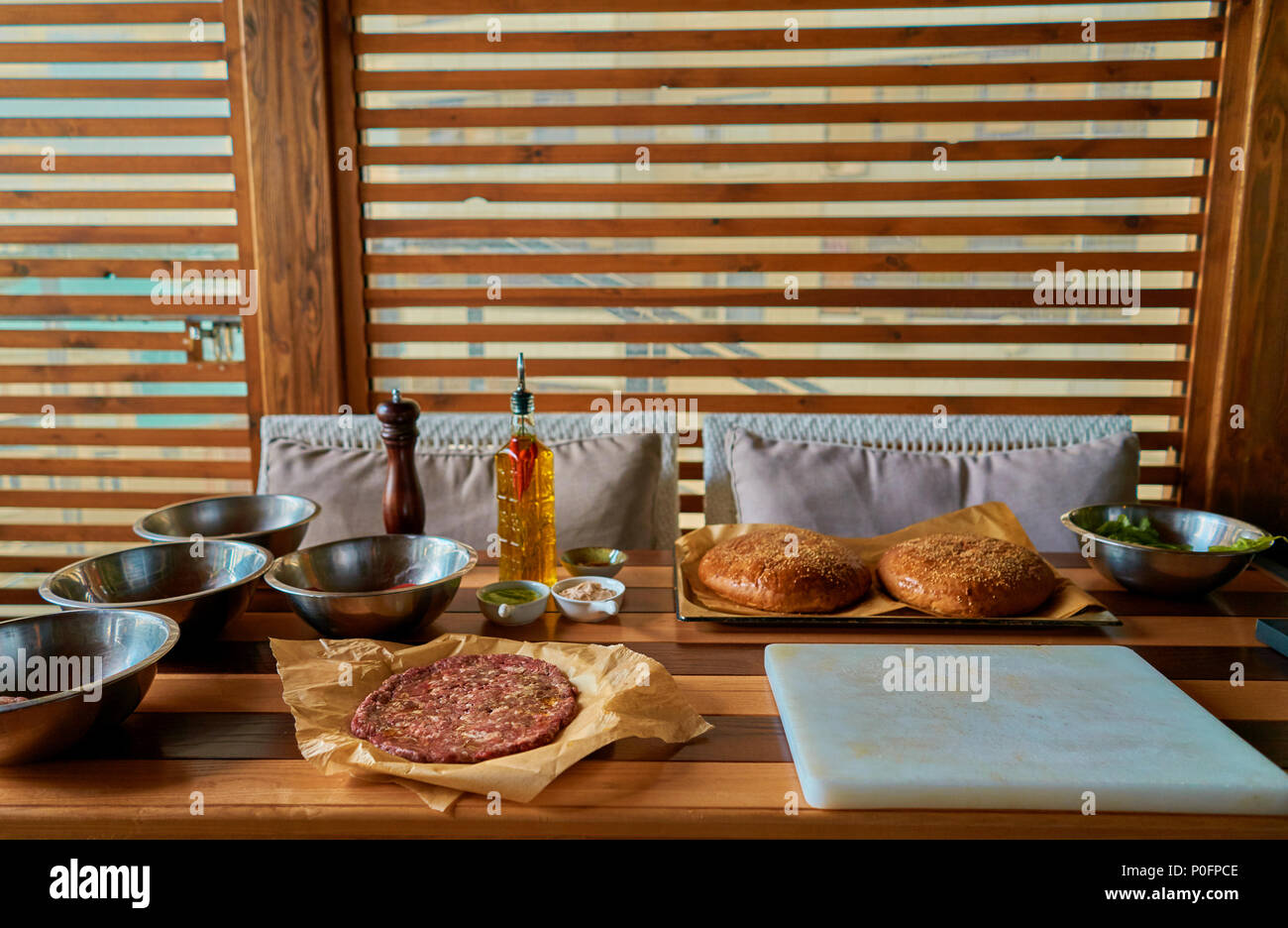 Cooking a burger hi-res stock photography and images - Alamy