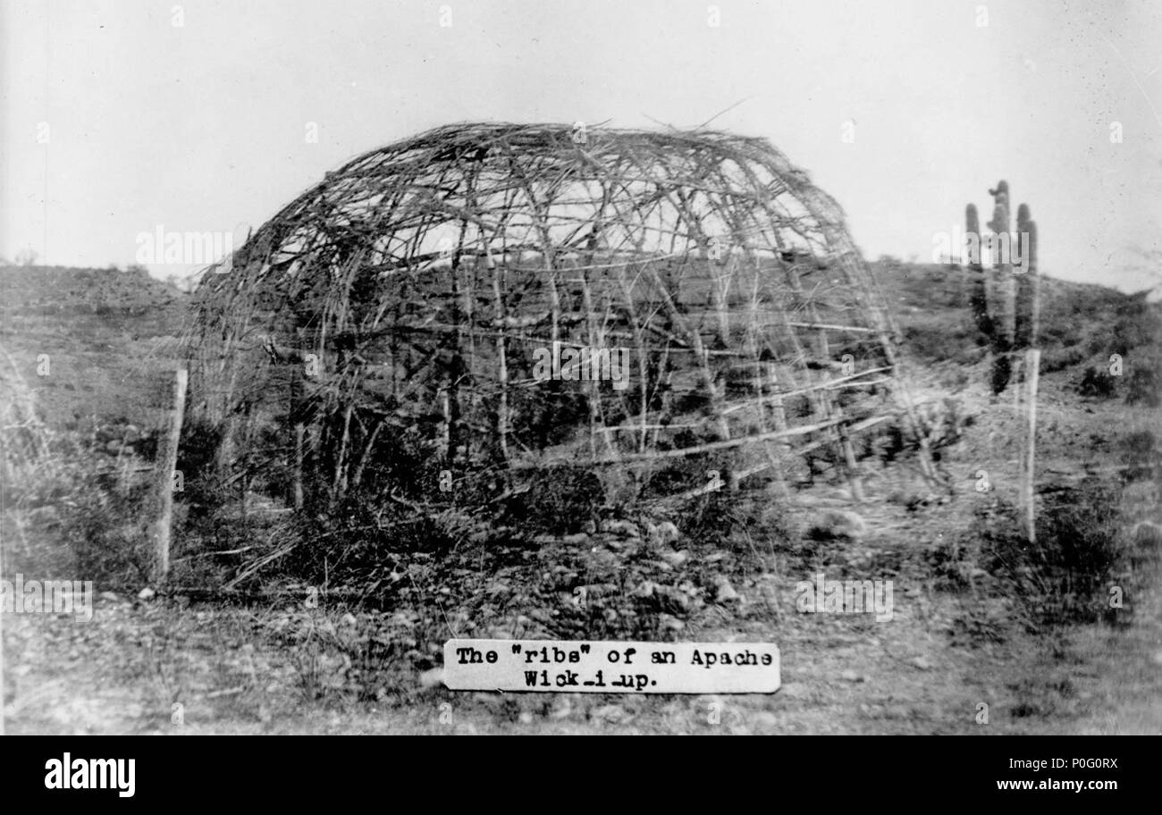Apache wickiup hi-res stock photography and images - Alamy