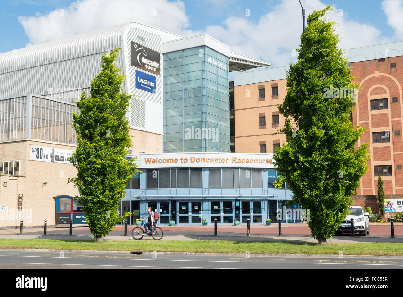 Doncaster racecourse and exhibition centre hi-res stock photography and ...