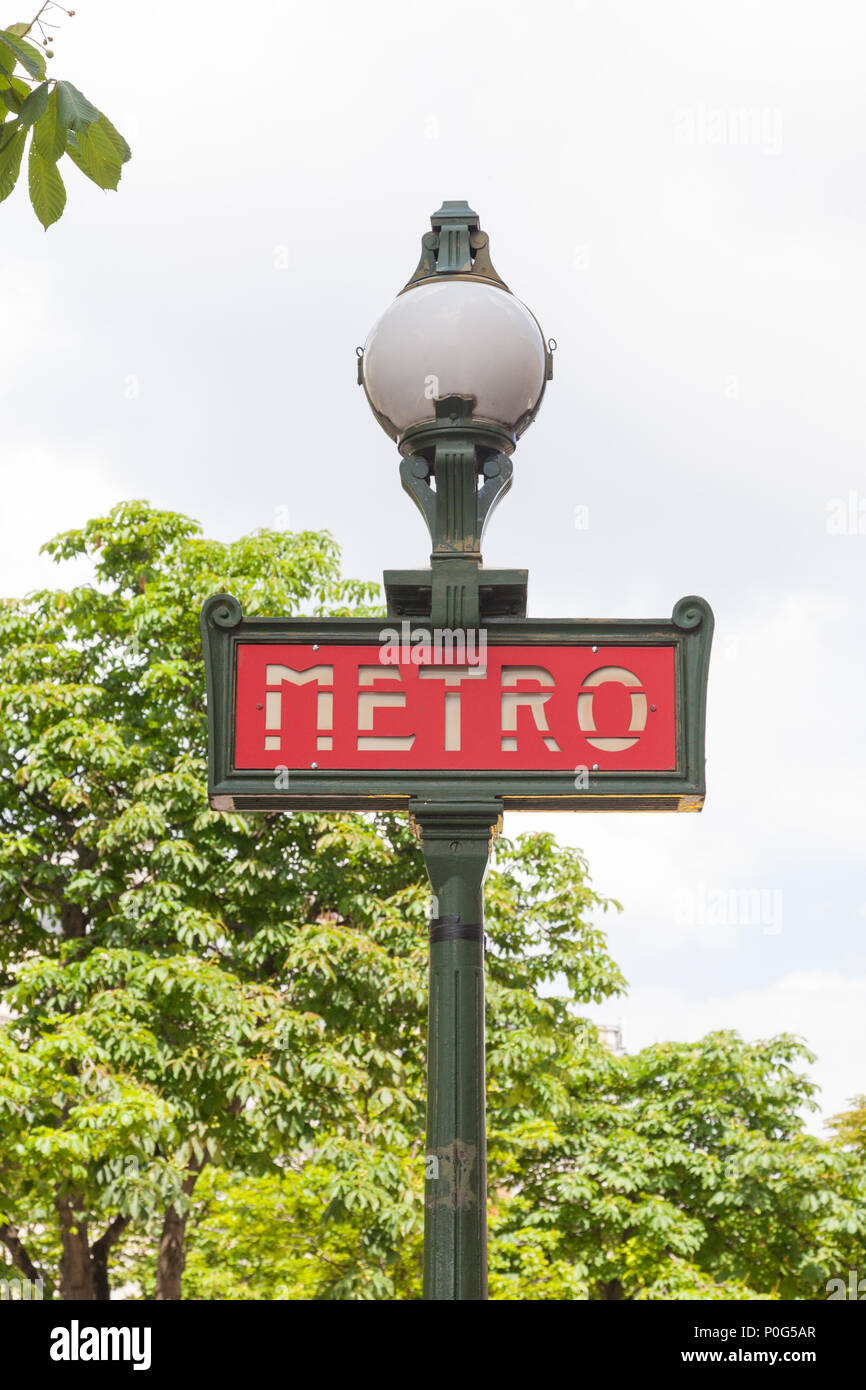 Paris metro transport hi-res stock photography and images - Alamy