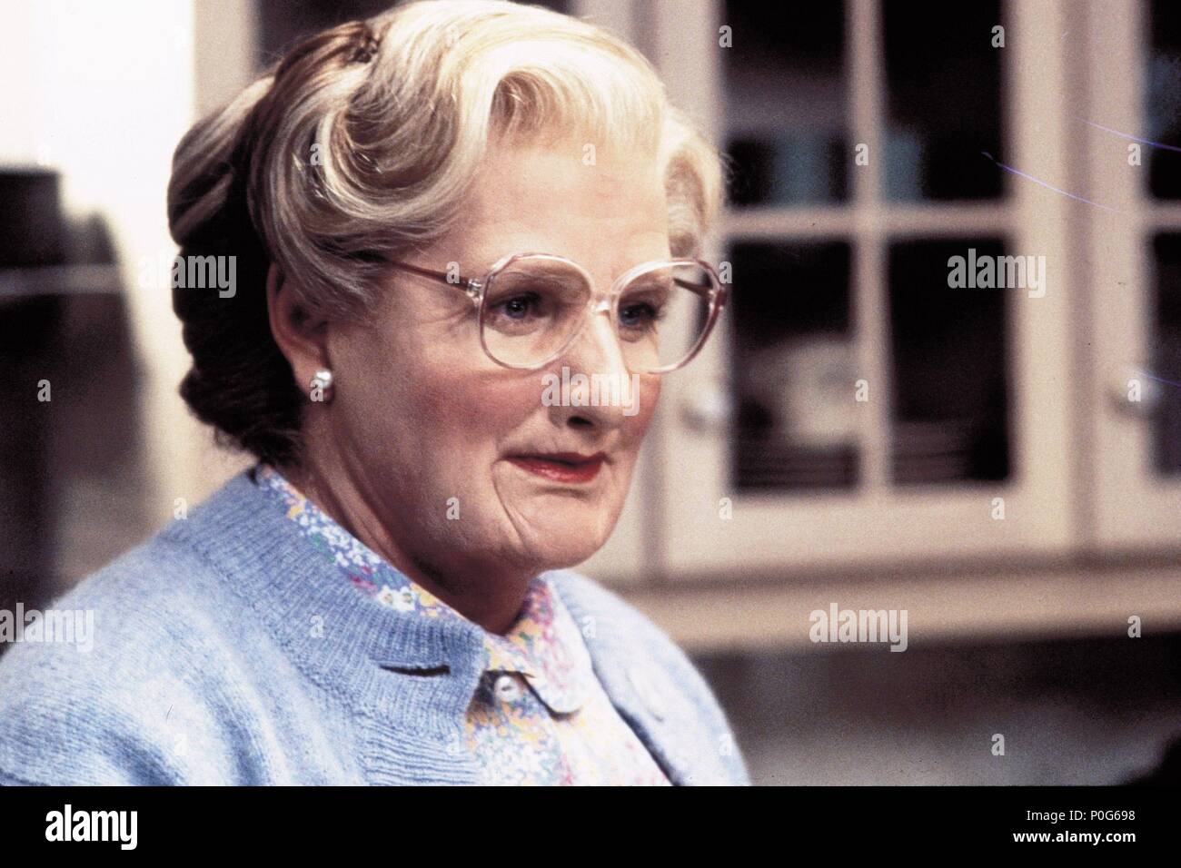 Mrs doubtfire hi-res stock photography and images - Alamy