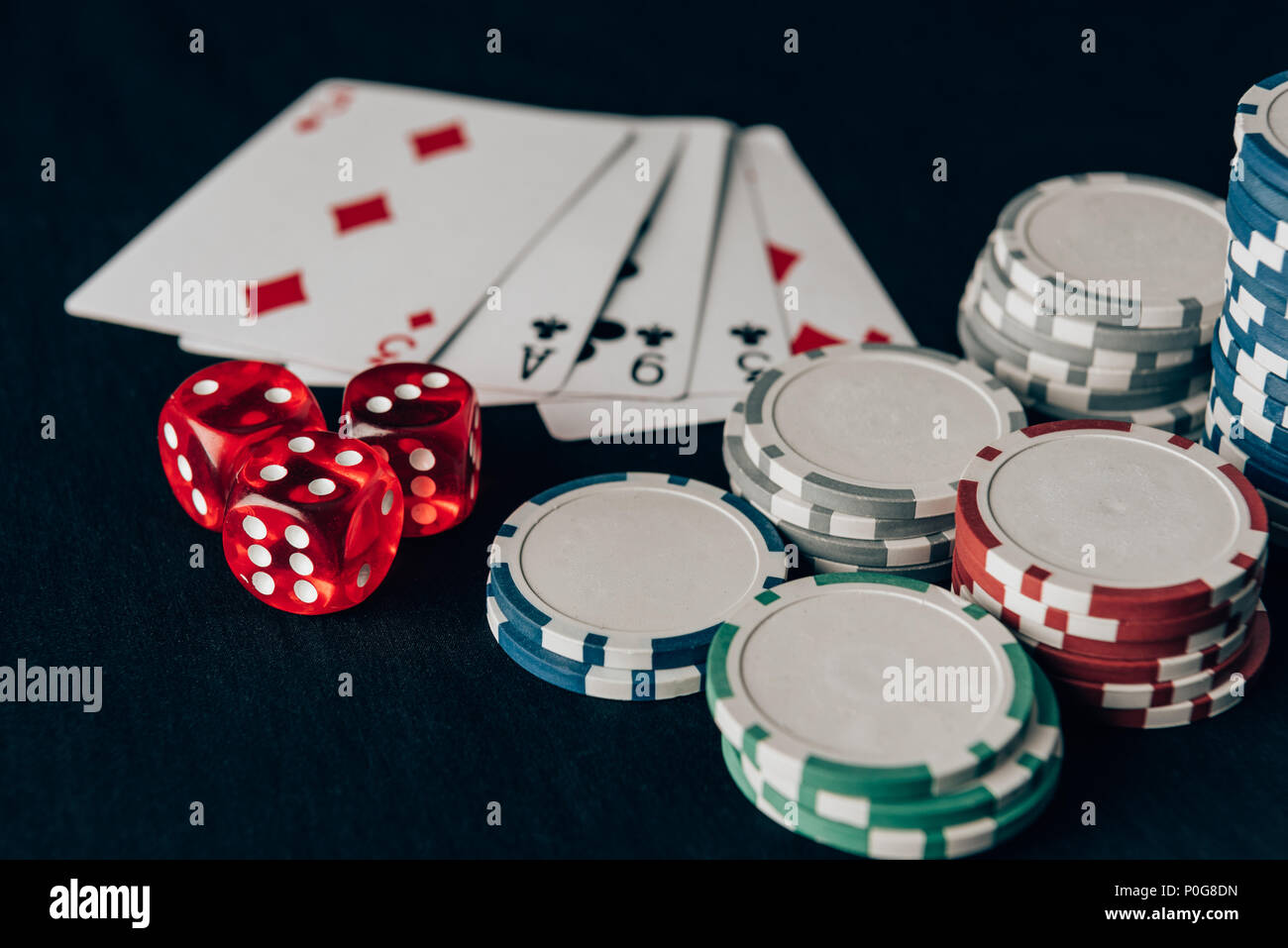 Dice and playing cards hi-res stock photography and images - Alamy