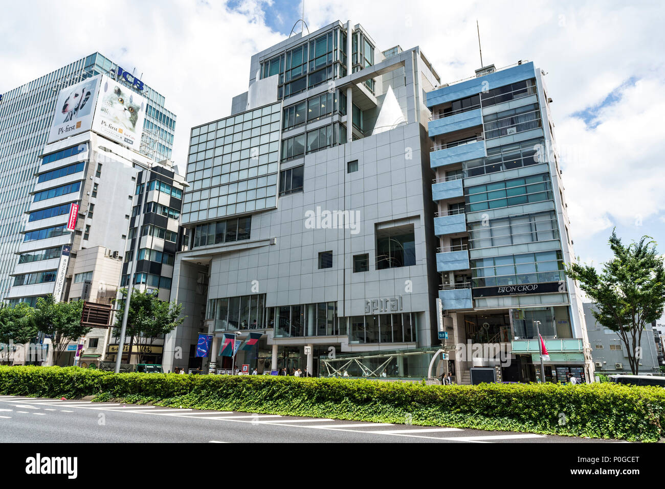 Exterior of SPIRAL, Minami Aoyama, Minato-Ku, Tokyo, Japan Stock Photo - Alamy