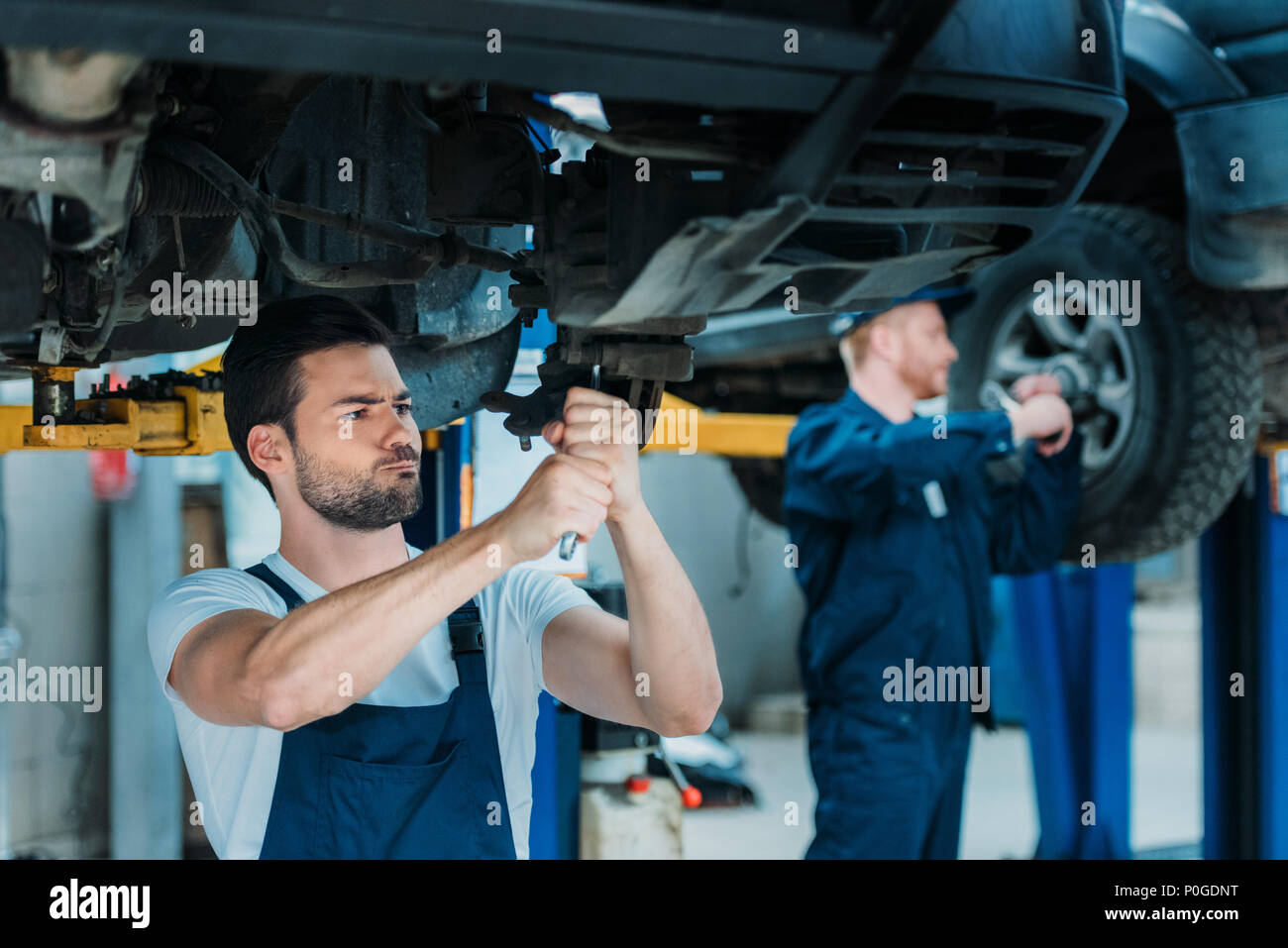 Automechanics hi-res stock photography and images - Alamy