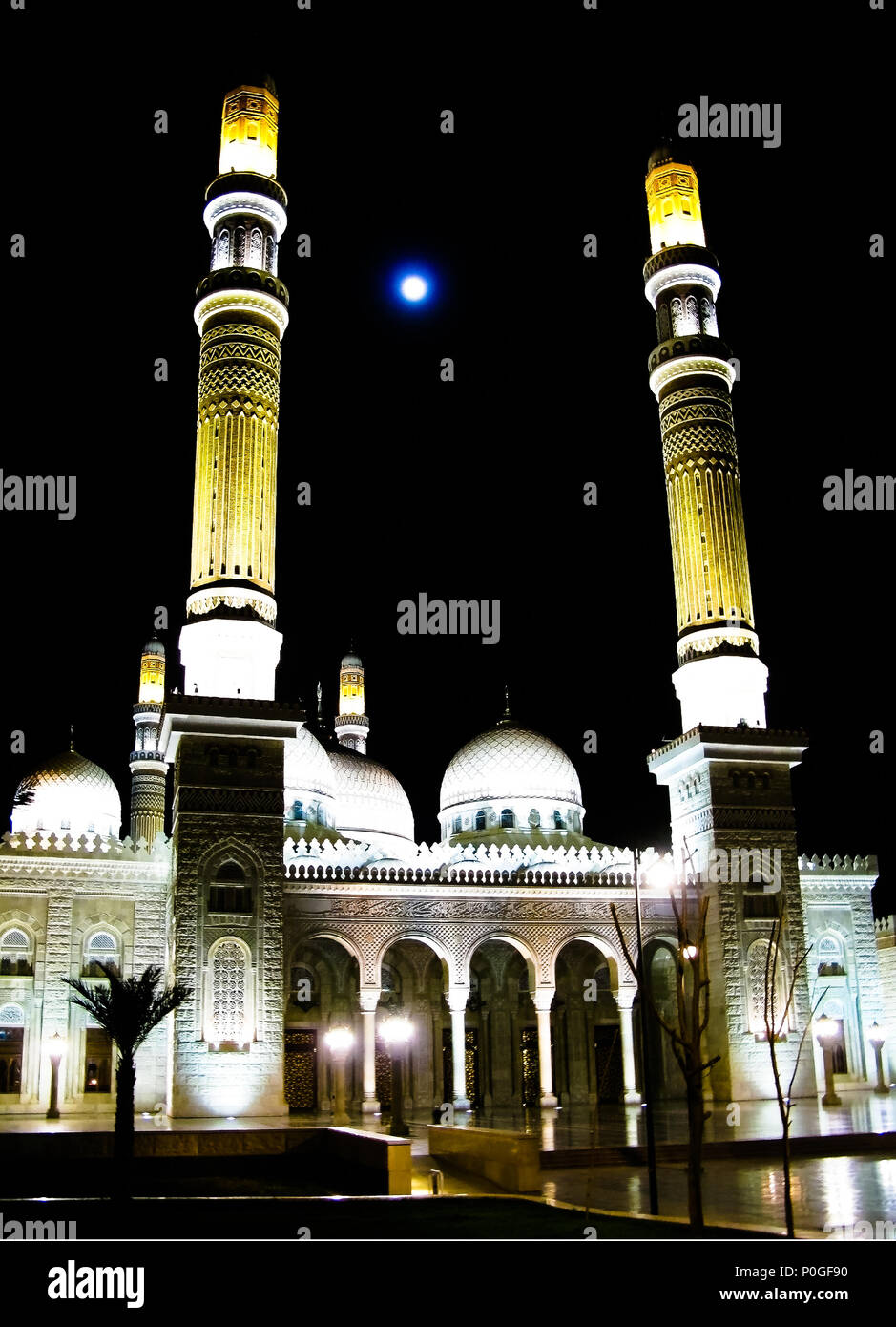The great mosque of sanaa hi-res stock photography and images - Alamy