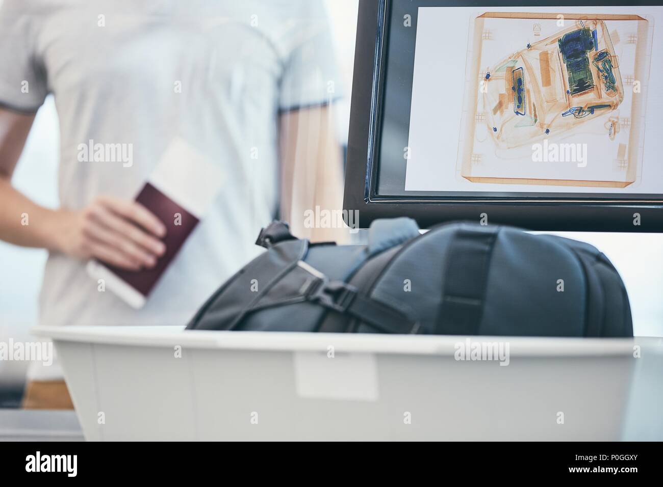 Airport x ray hi-res stock photography and images - Alamy