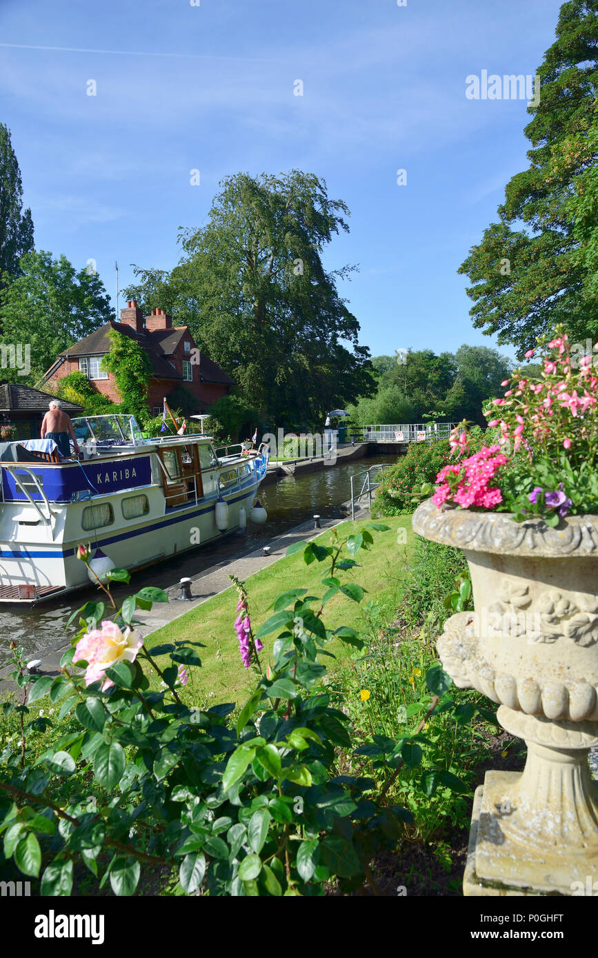 Sonning lock hi-res stock photography and images - Alamy