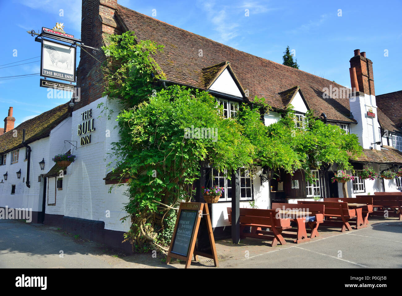 The historic 16th century Bull Inn,High Street, Sonning-on-Thames ...
