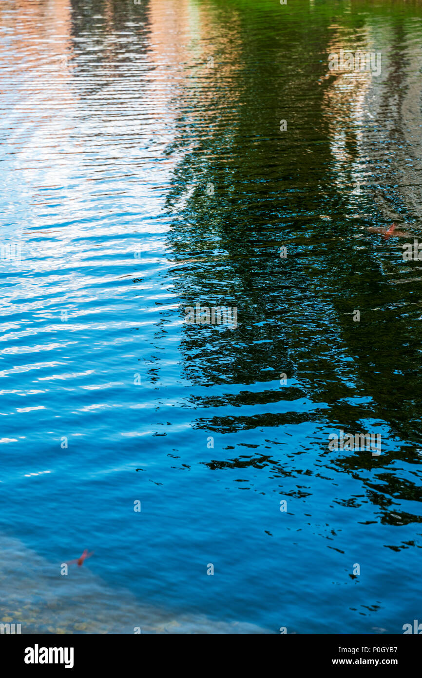 Reflection refraction waves hi-res stock photography and images - Alamy