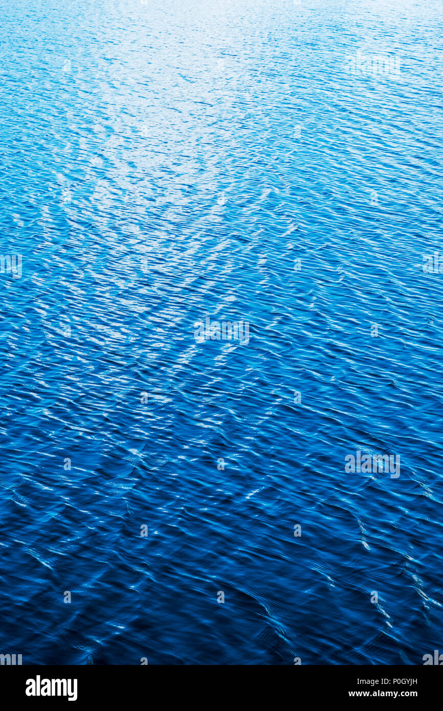 Reflection refraction waves hi-res stock photography and images - Alamy