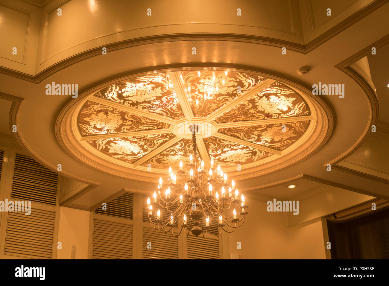 Victorian crystal chandeliers hi-res stock photography and images - Alamy