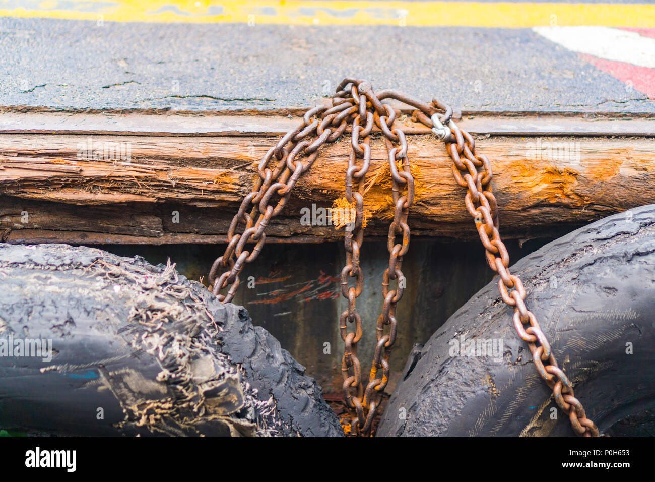 old vintage chain Stock Photo - Alamy