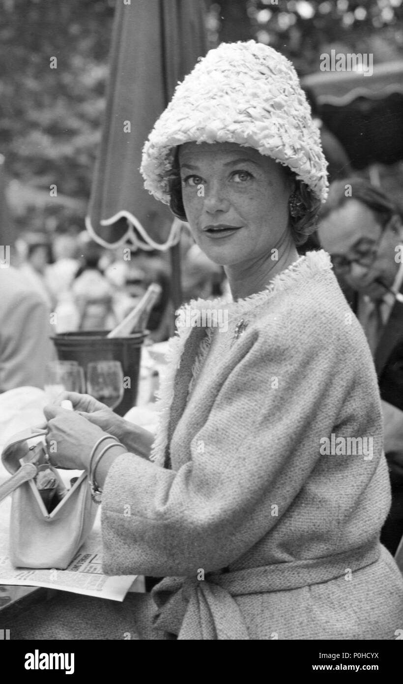Simone portraits Black and White Stock Photos & Images - Alamy