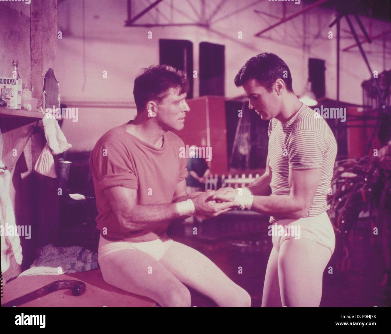 Trapeze 1956 gina lollobrigida hi-res stock photography and images - Alamy