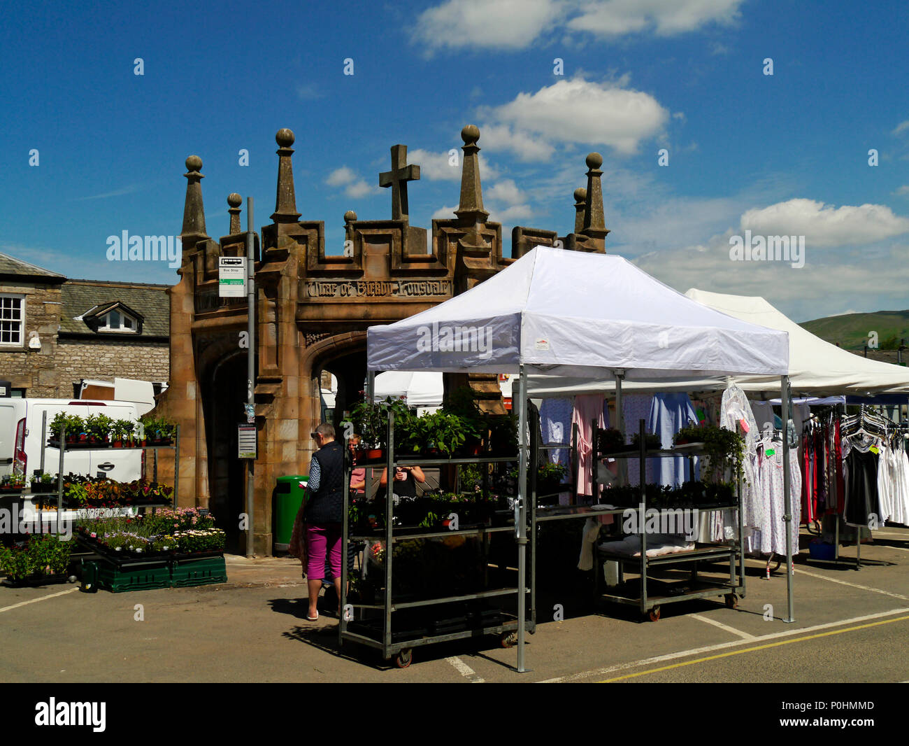 Market square in the historic and pretty market town of Kirkby Lonsdale ...