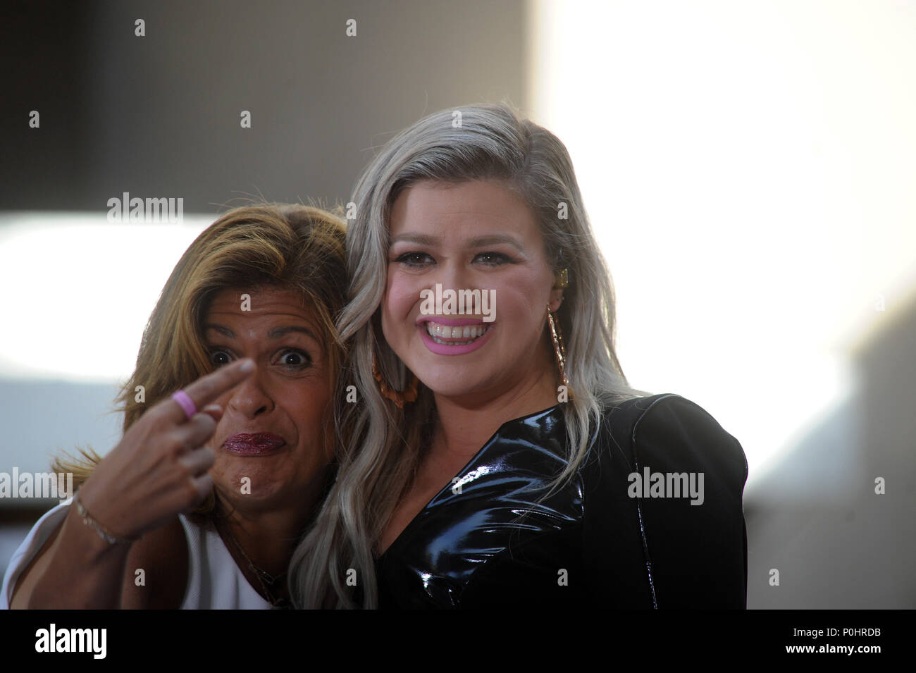 NEW YORK, NY - JUNE 08: Singer Kelly Clarkson performs on NBC's 'Today ...