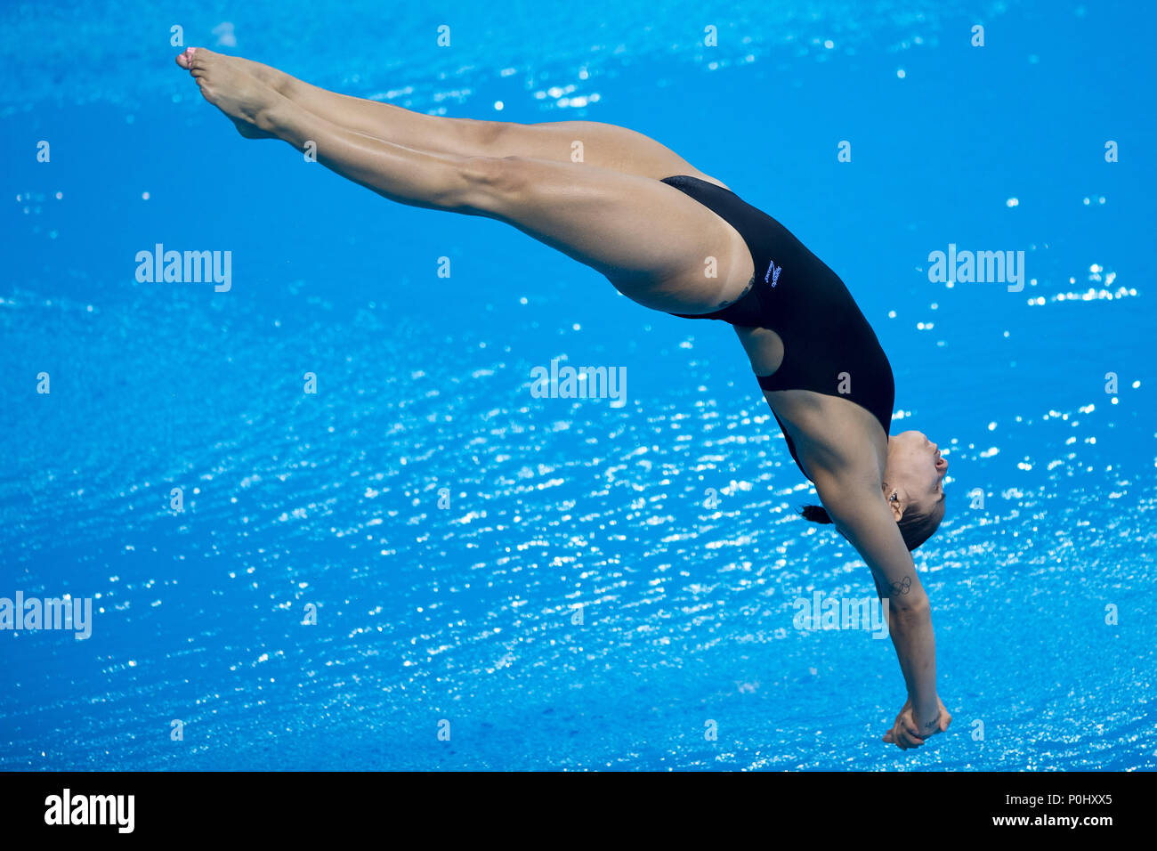 (180609) -- WUHAN, June 9, 2018 (Xinhua) -- Pamela Ware of Canada ...