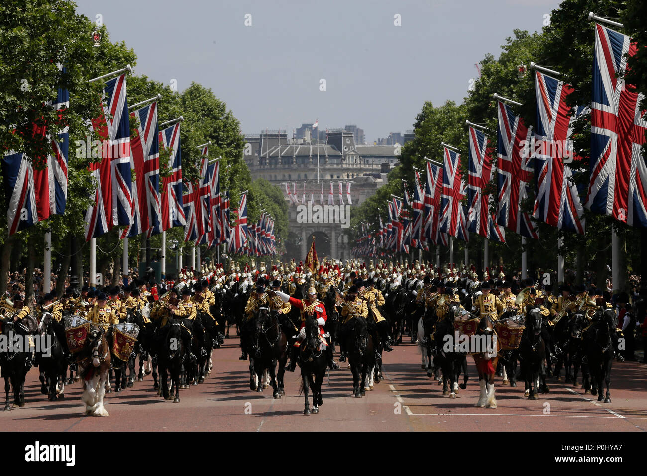 Mark queen elizabeth iis 92nd birthday hi-res stock photography and ...